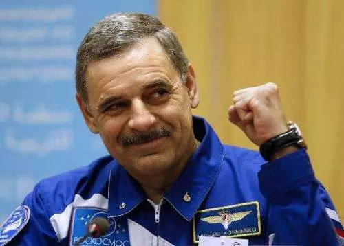 El cosmonauta de Roscosmos Mikhail Kornienko de Rusia da una conferencia de prensa el 18 de diciembre de 2014 en la UNESCO en París