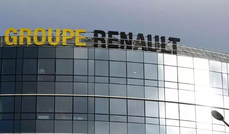 Renault sy ny governemanta frantsay no mijoro amin'i Ghosn, amin'izao fotoana izao